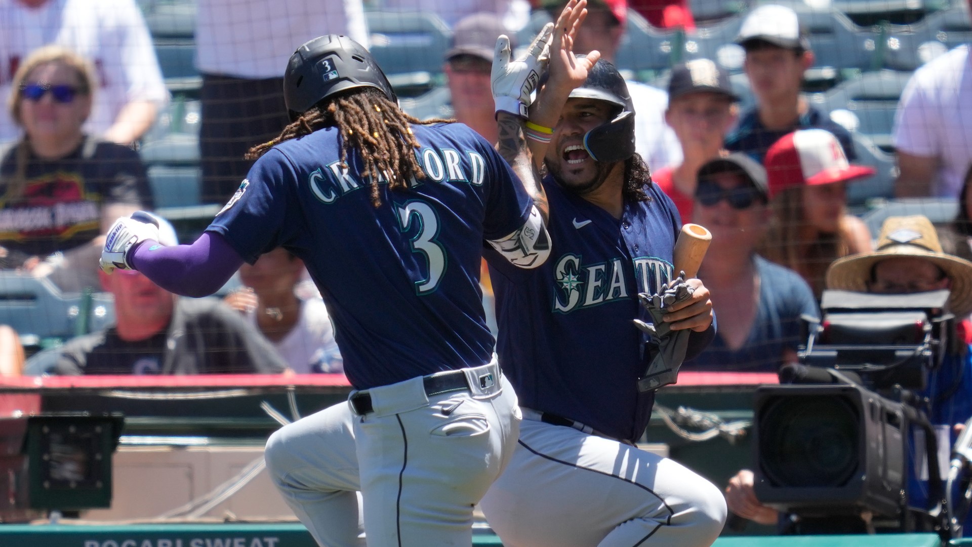 Eugenio Suárez delivers in 10th inning, Mariners sweep Angels with 3-2 ...