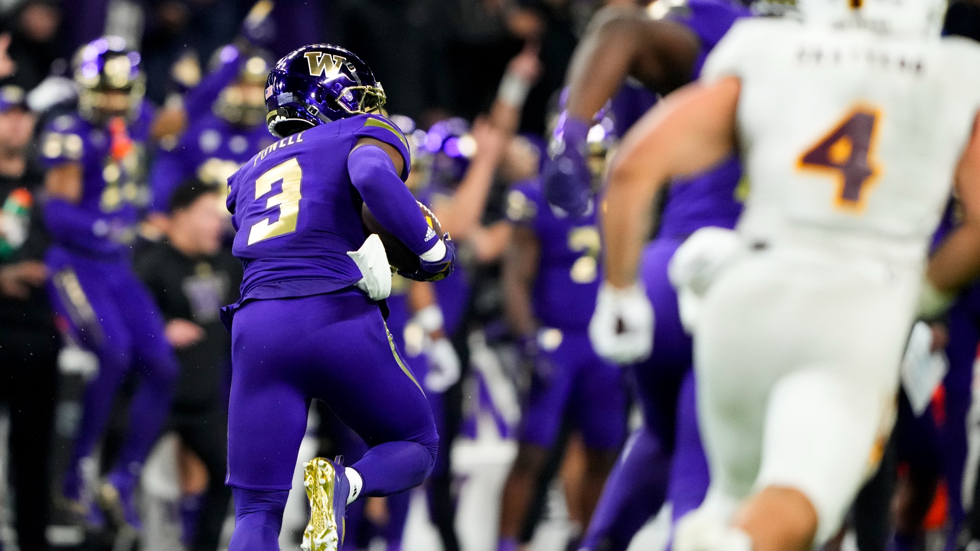 Powell returns late interception 89 yards for TD, No. 5 Washington ...