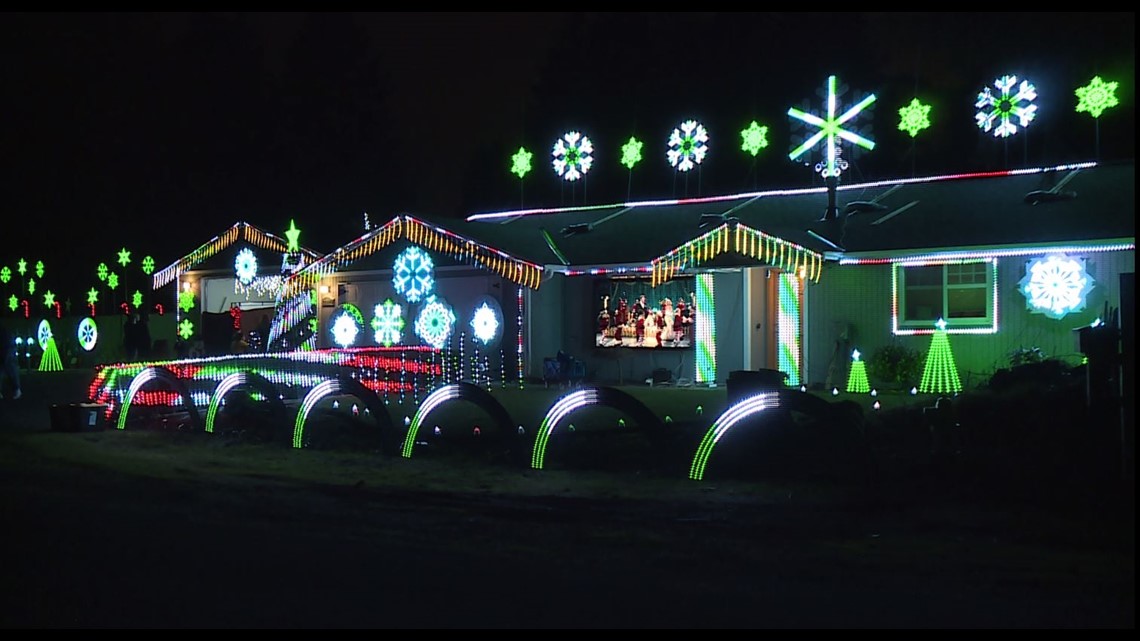 Merry and bright: This family's holiday light show is a true spectacle ...