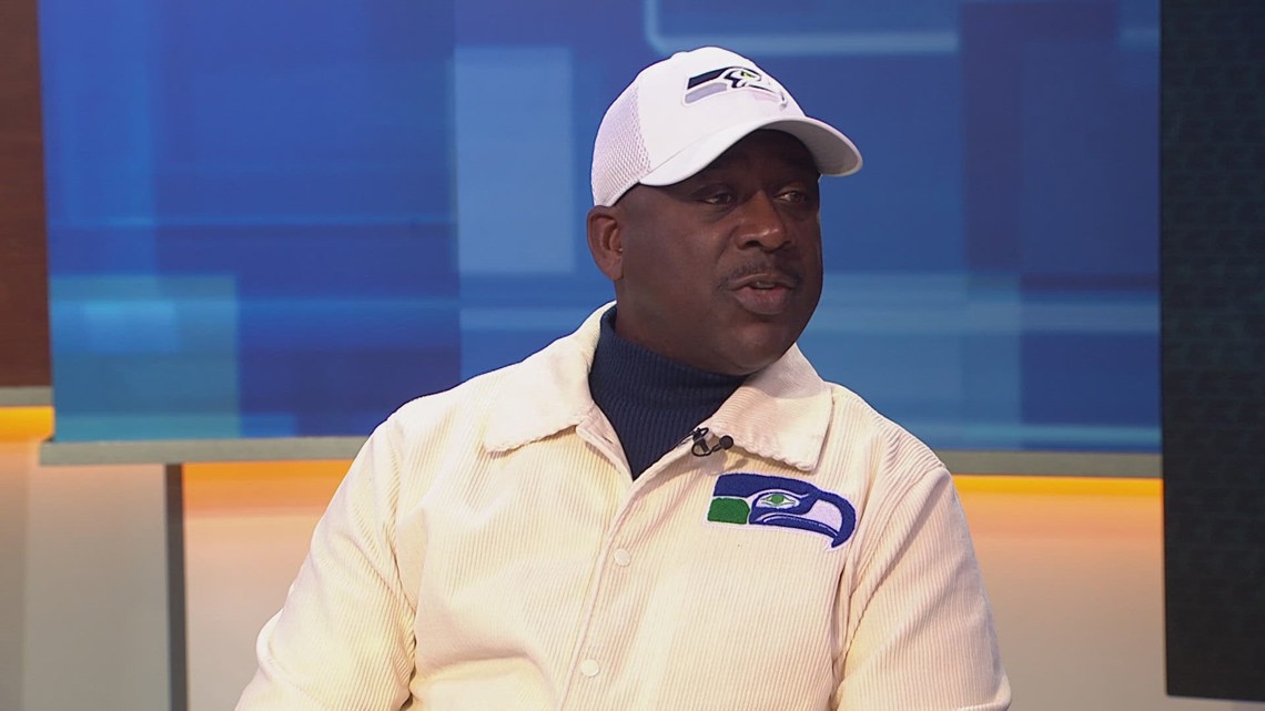 Former Seahawks running back stops for pregame chat on KING 5 Weekend ...
