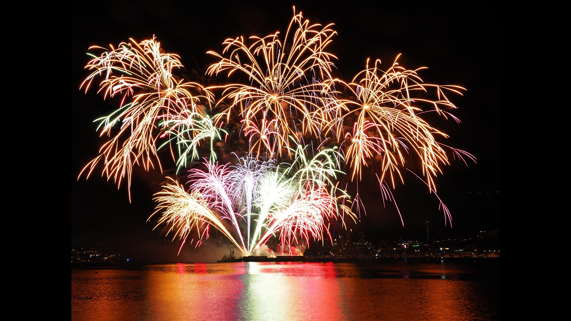 PHOTOS: Fourth of July fireworks sparkle over Seattle's Lake Union ...