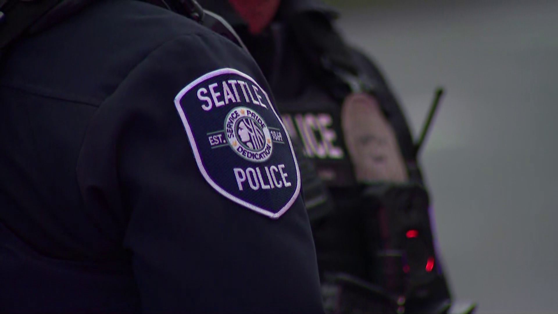 Man stabbed near West Seattle apartment | king5.com