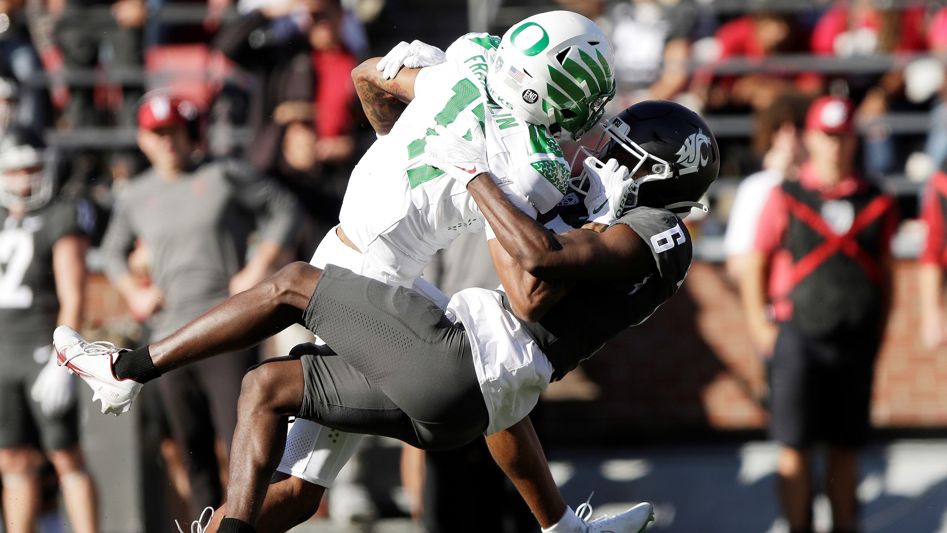 Nix leads No. 15 Oregon over Washington State 44-41 | king5.com