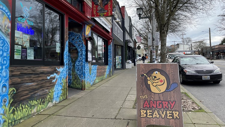 The Angry Beaver serves up hockey and Canadian favorites in Seattle ...