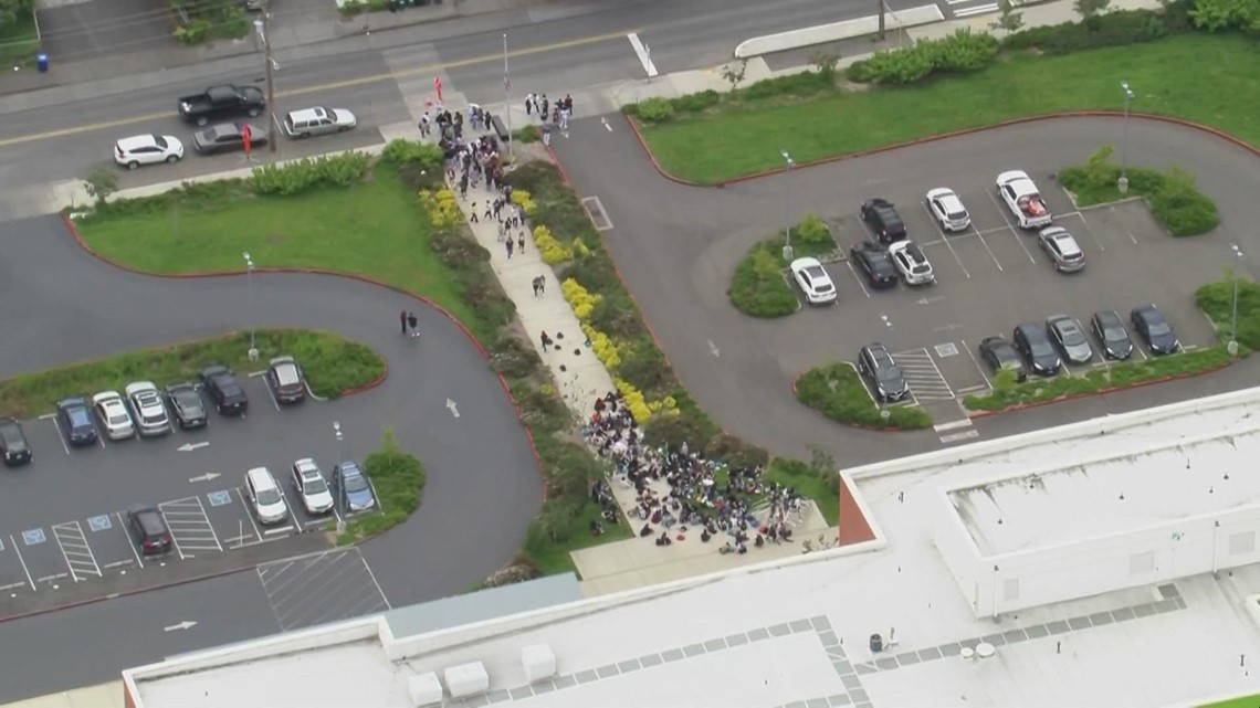 Seattle, Tacoma students walkout to protest gun violence | king5.com