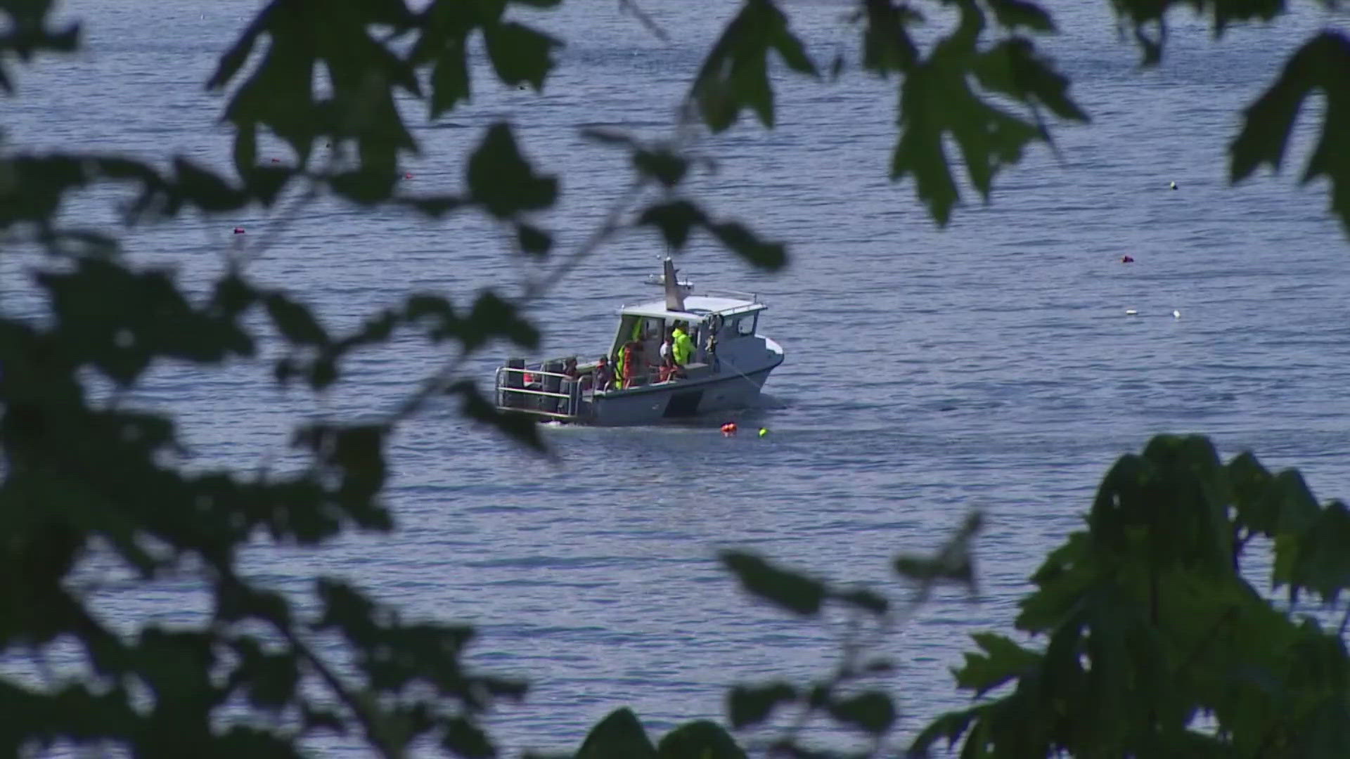 Two bodies recovered after boat sinks in Possession Sound | king5.com