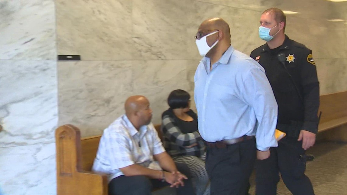 Attorneys give opening statements in Darcus Allen's retrial | king5.com