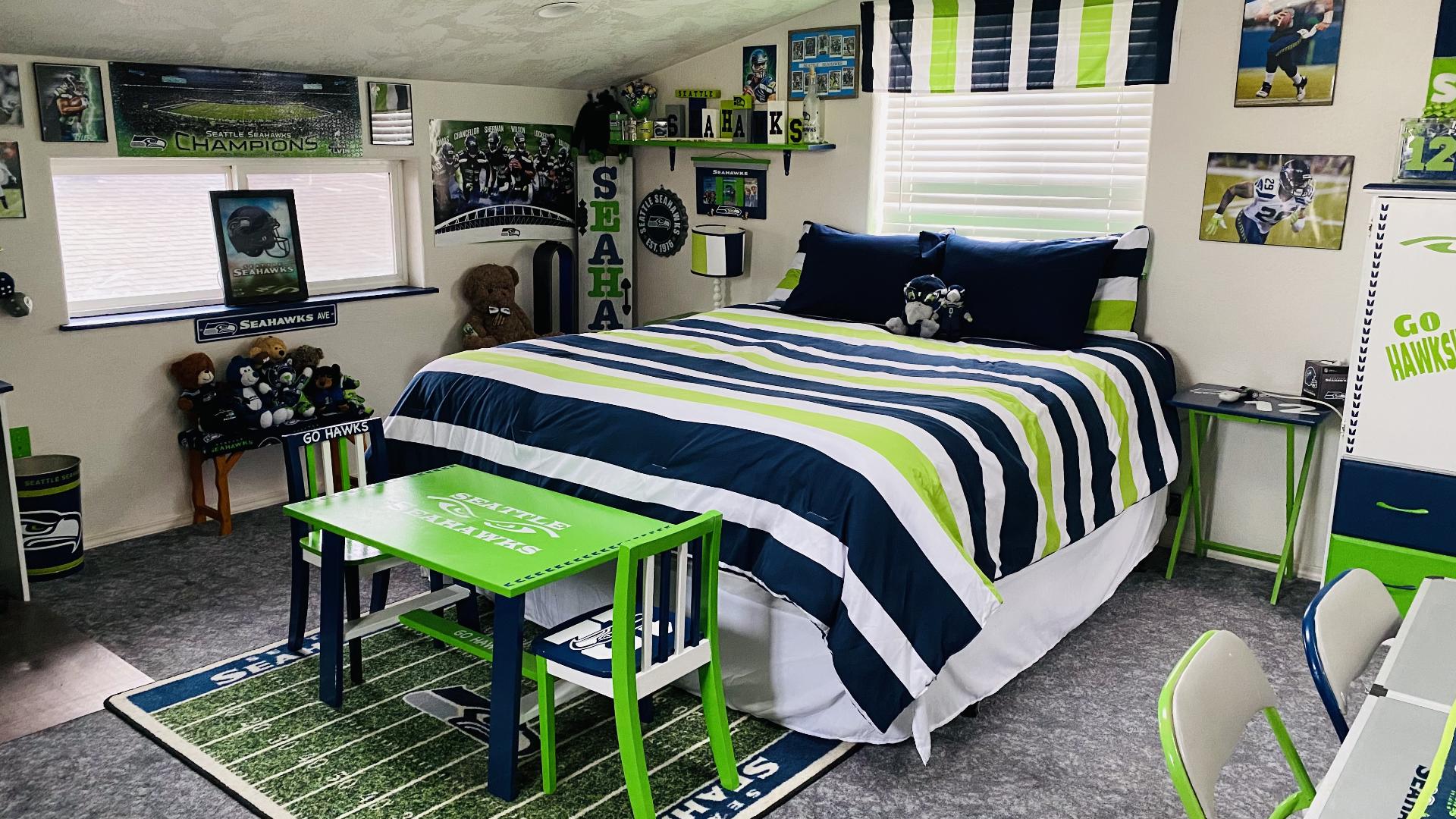Seahawks house unites fans ahead of Super Bowl | king5.com