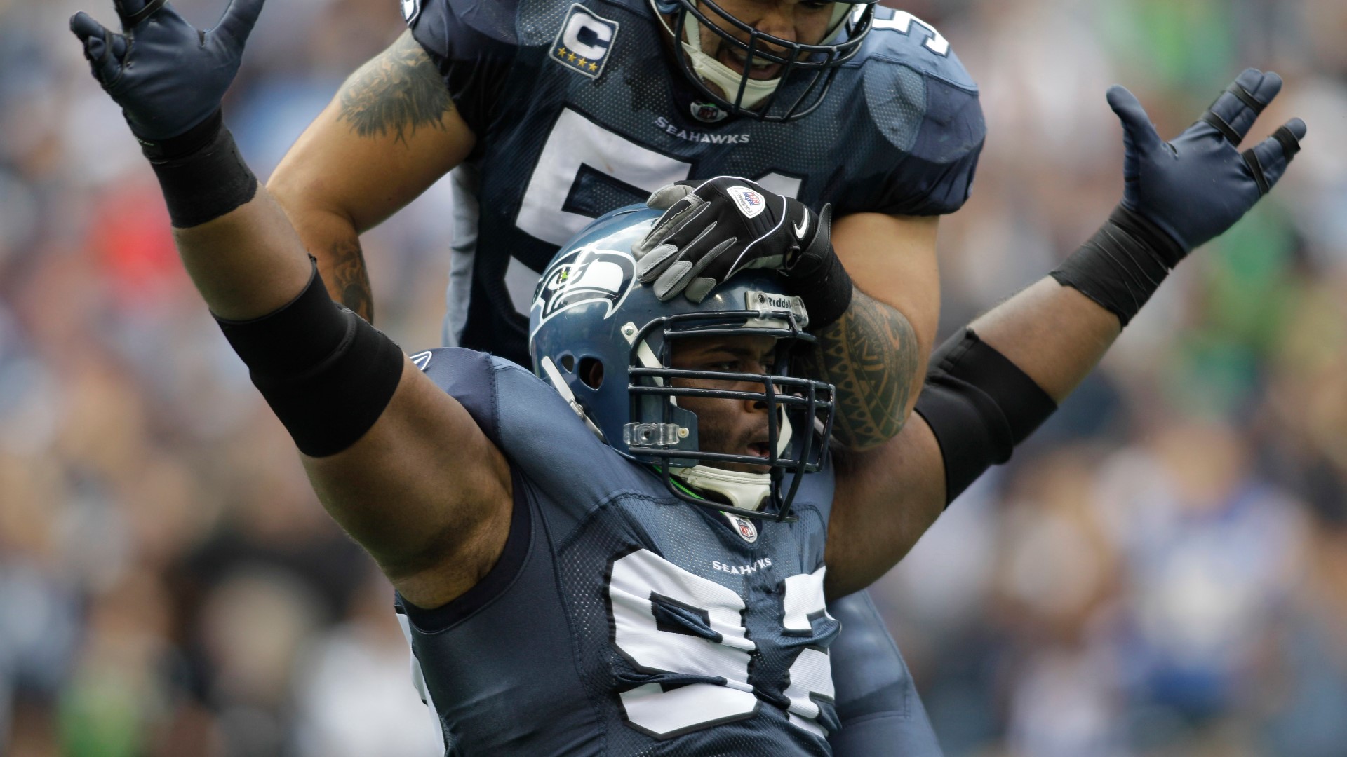 Podcast | Silvi Knows: Lofa Tatupu | king5.com