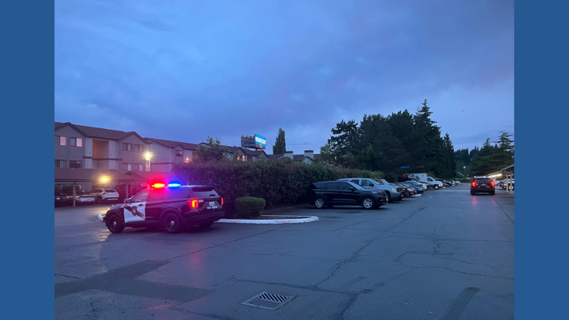 Man hospitalized after stabbing at Fife apartment complex | king5.com
