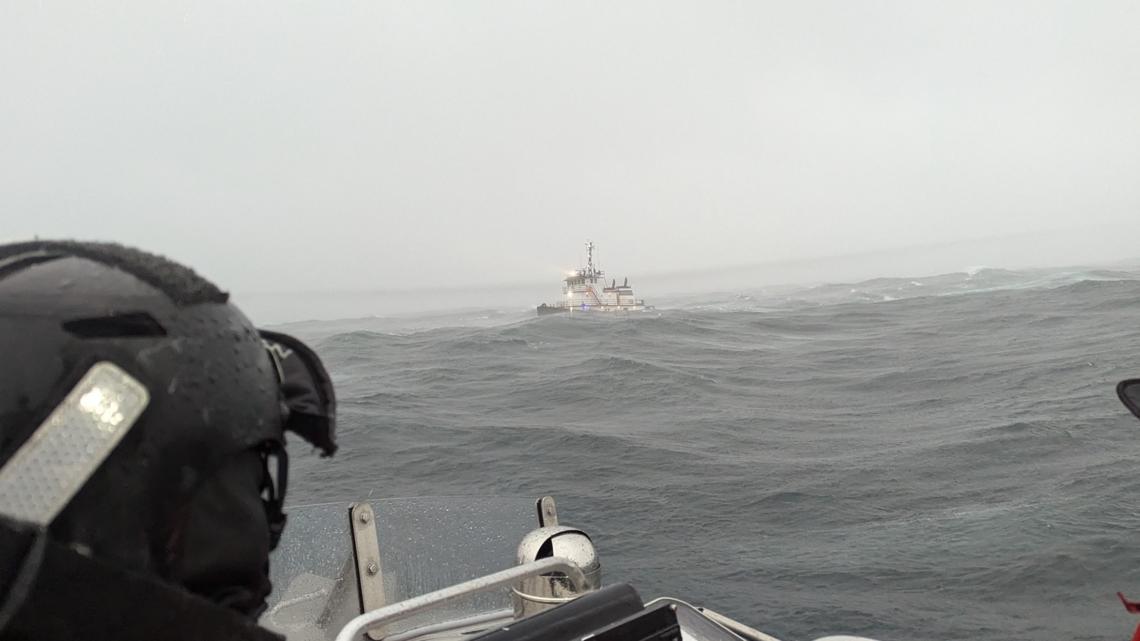Cement barge adrift off Washington coast after tugboat rescue | king5.com