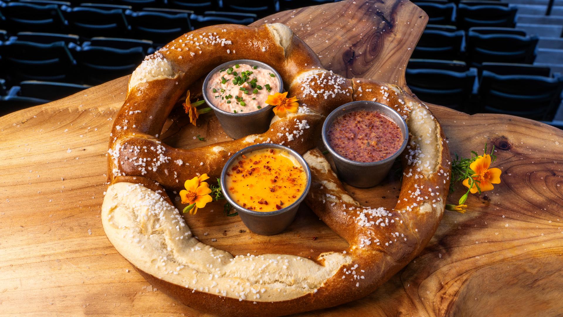 Mariners unveil new food items for ALDS at T-Mobile Park | king5.com