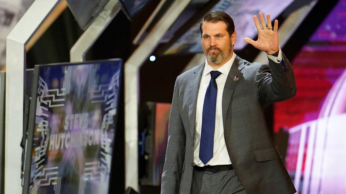 Third time is the charm, as former Seahawk Steve Hutchinson is voted ...