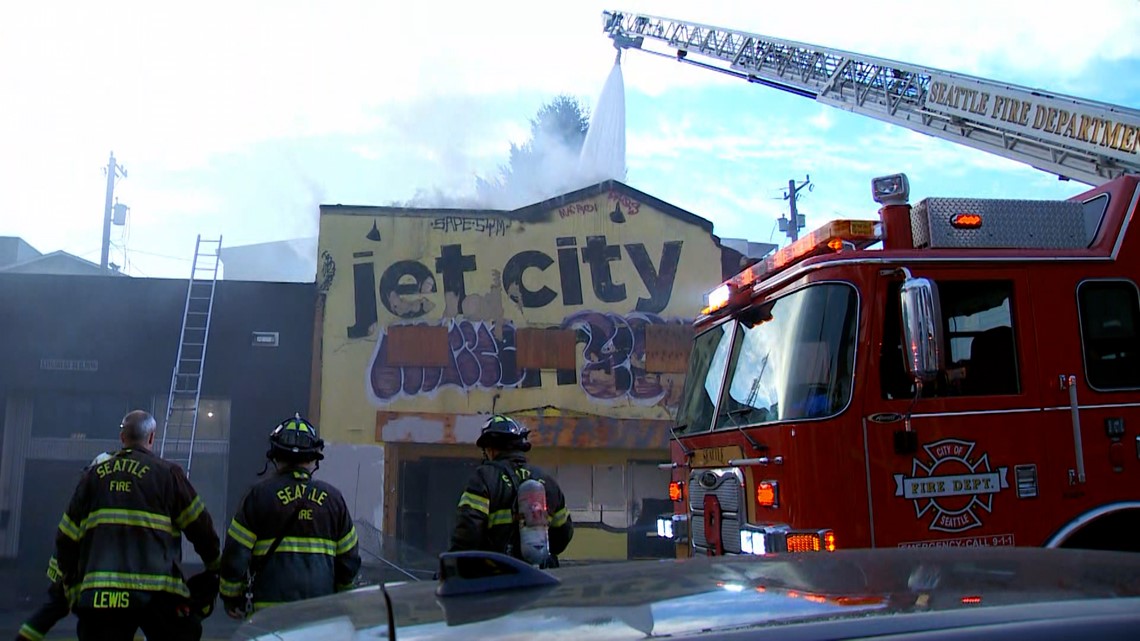 Seattle fire crews battle University District blaze | king5.com