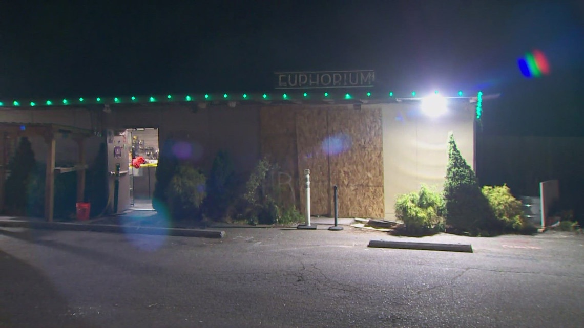 Anacortes teacher fatally stabbed, police search for missing husband ...