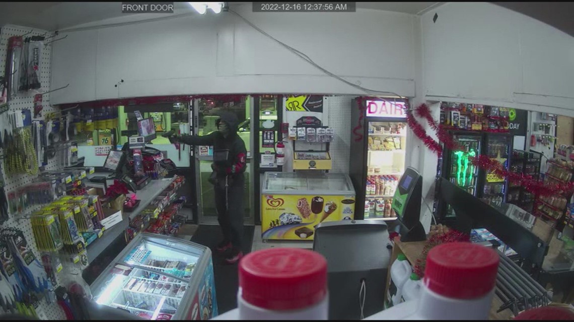 Violent armed robbery caught on camera | king5.com