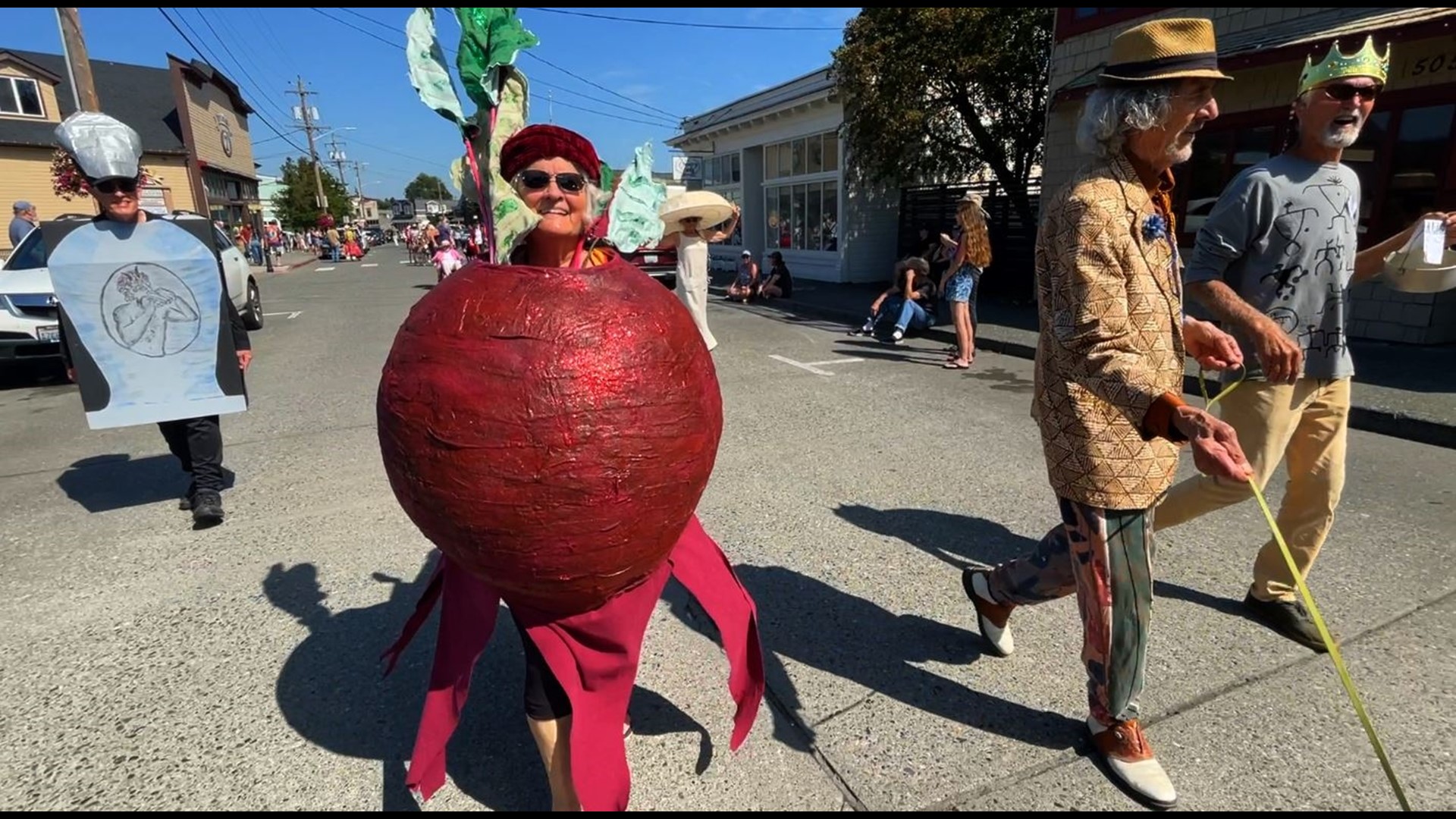 Tom Robbins Day celebrated with quirky parade in La Conner | king5.com