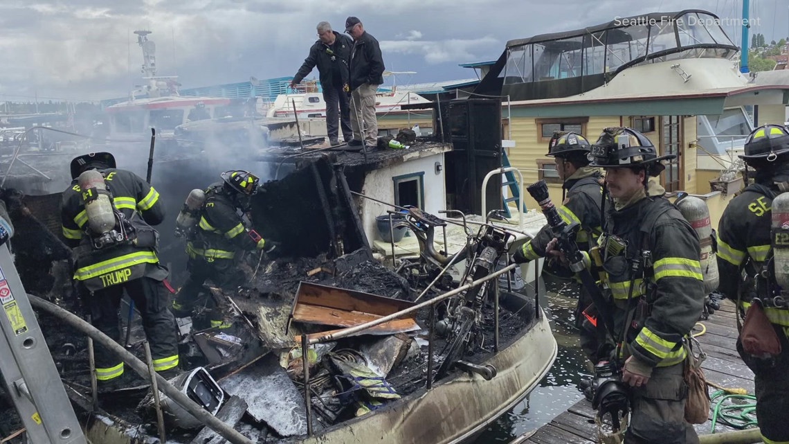 2 houseboats catch fire on Lake Union in Seattle | king5.com