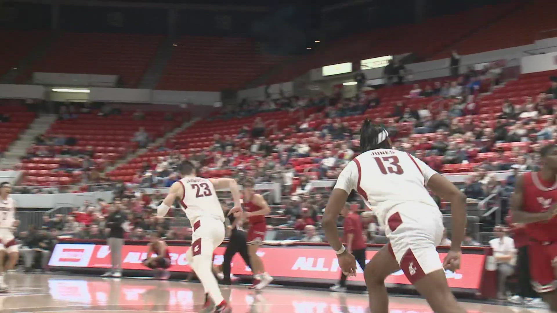 Washington State Cougar Isaac Jones signs with Sacramento Kings | king5.com