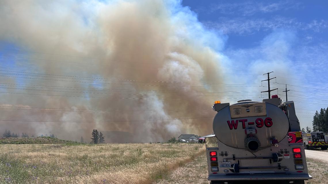 Level 3 evacuations expanded for wildfire burning near Beacon Hill in ...