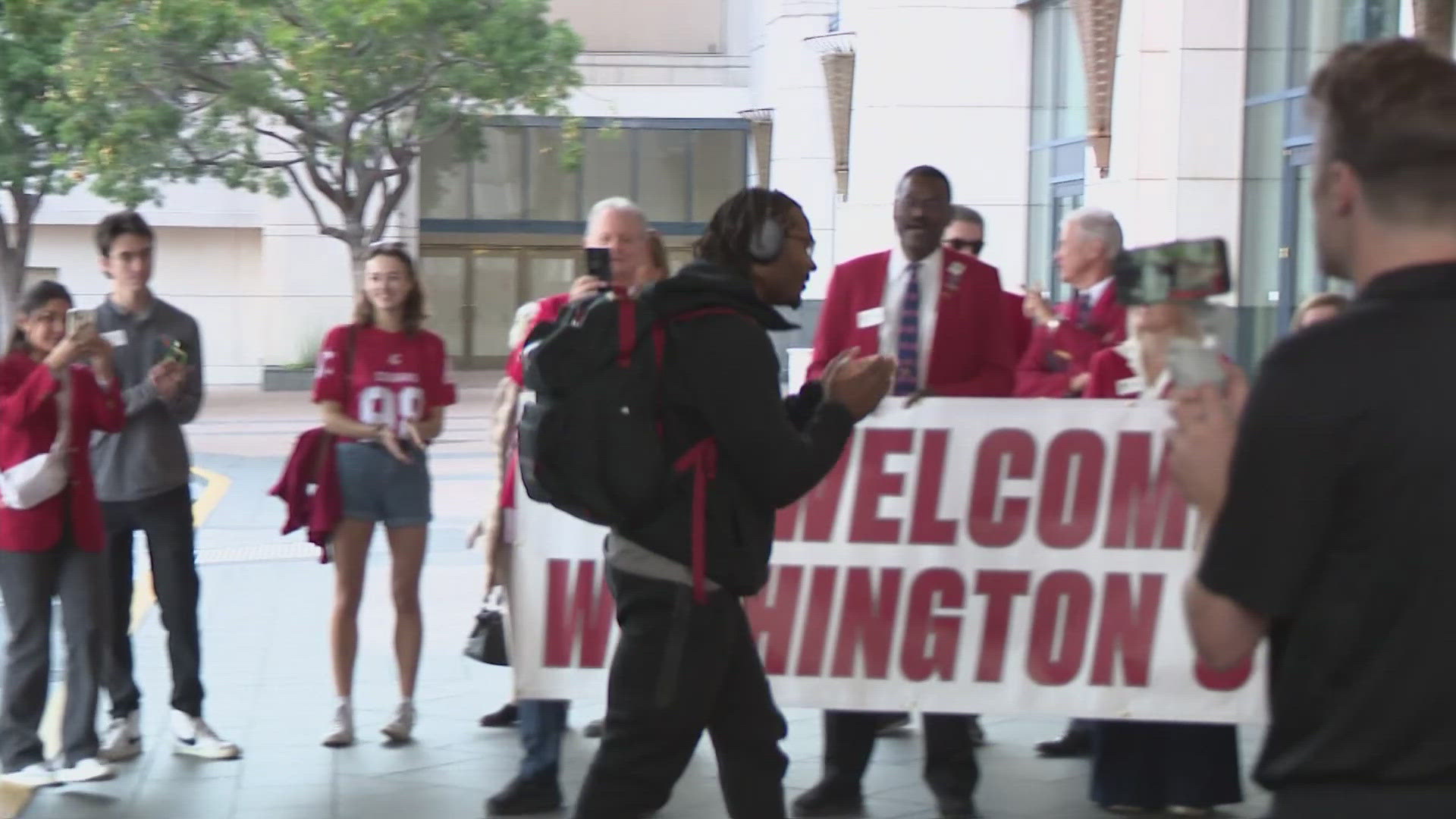 Cougars look to snap 3 game skid in the Holiday Bowl against Syracuse ...