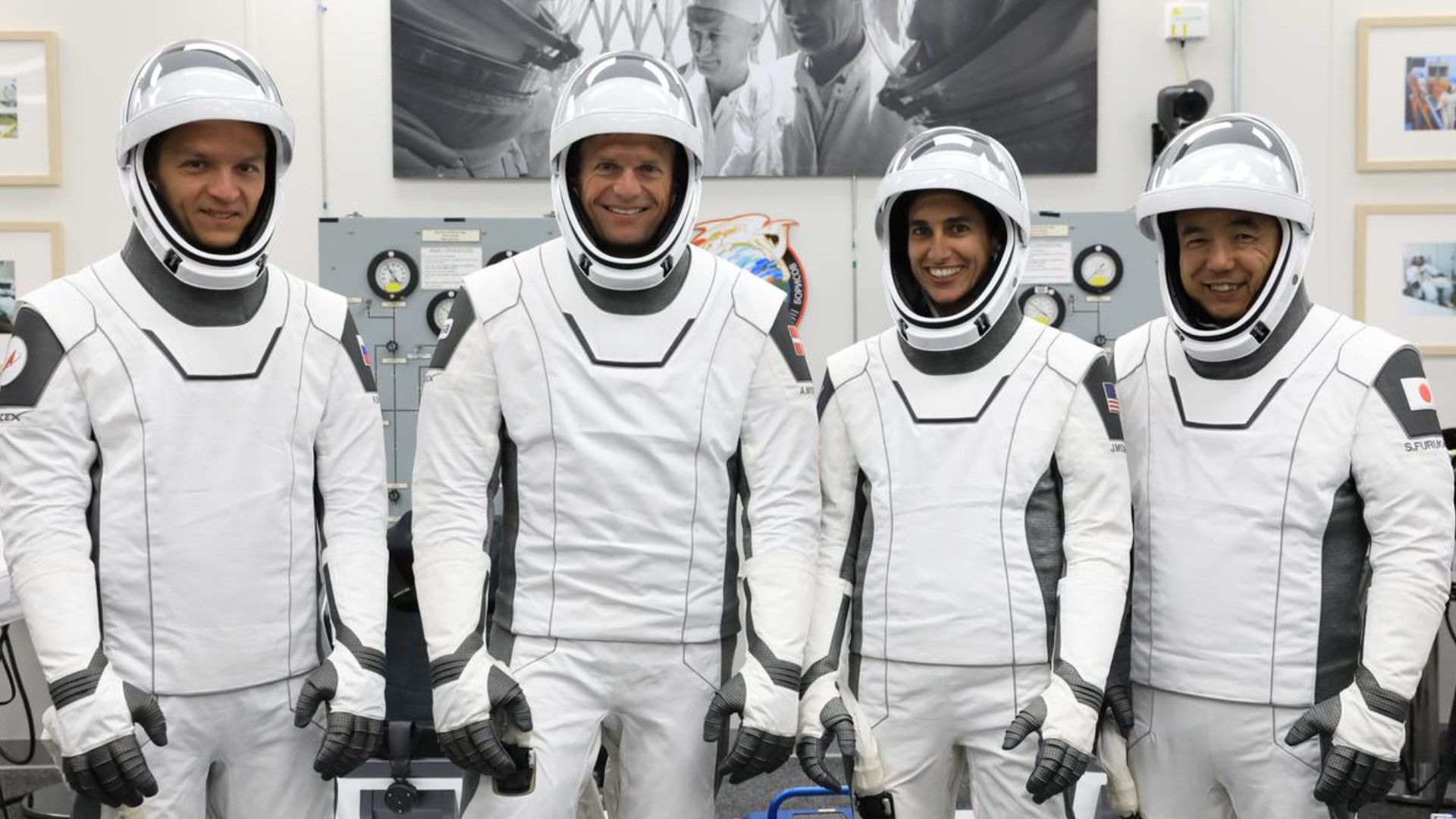4 astronauts from 4 countries blast into space | king5.com