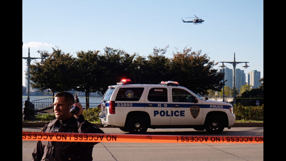 NYPD officer Ryan Nash hailed as hero for shooting terror suspect ...
