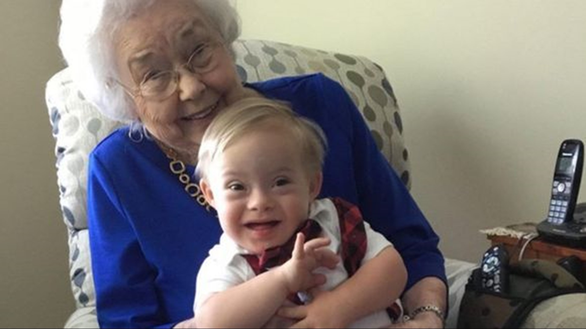 First-ever Gerber baby poses with current Gerber baby | king5.com