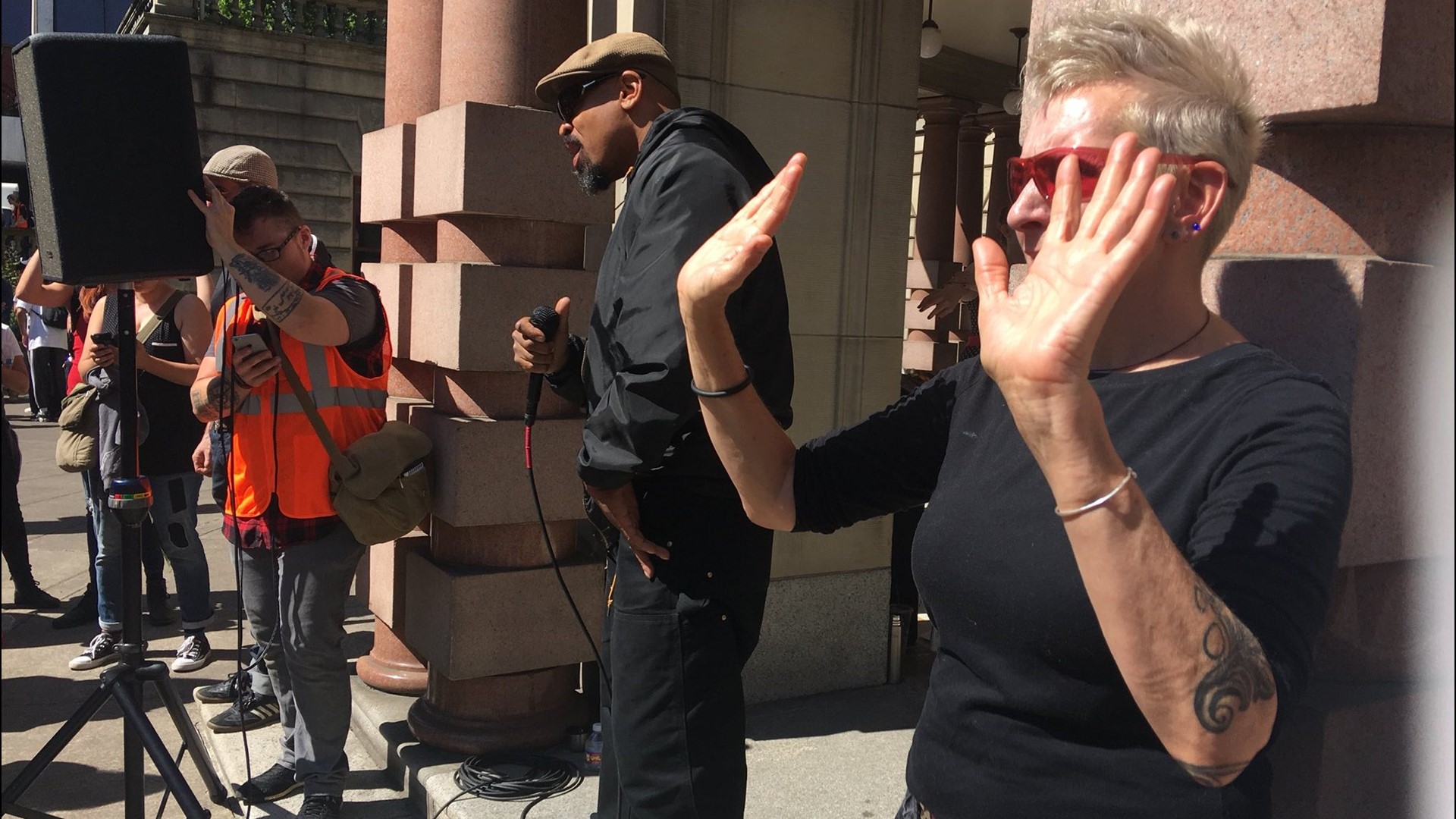 Photos: Patriot Prayer rally, counter-protest in Portland | king5.com