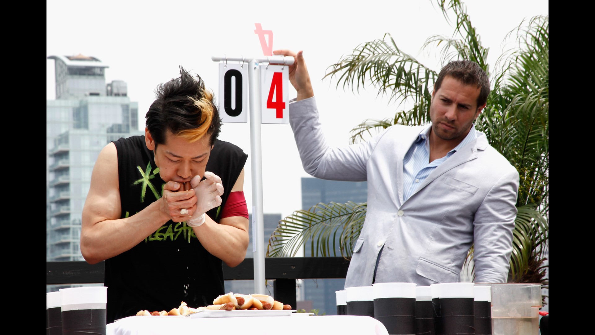 The science of competitive eating: How do they do it? | king5.com