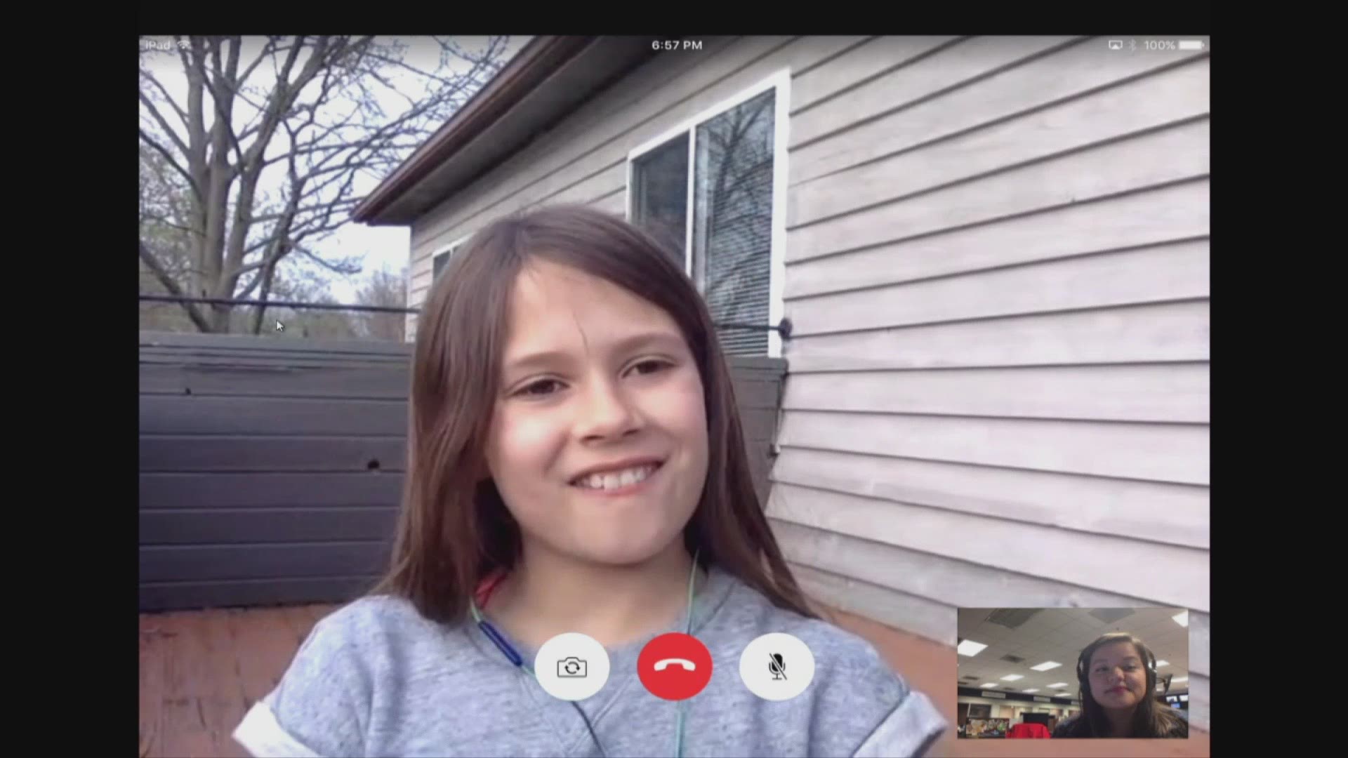 10-year-old girl designs her own prosthetic arm that shoots sparkles ...