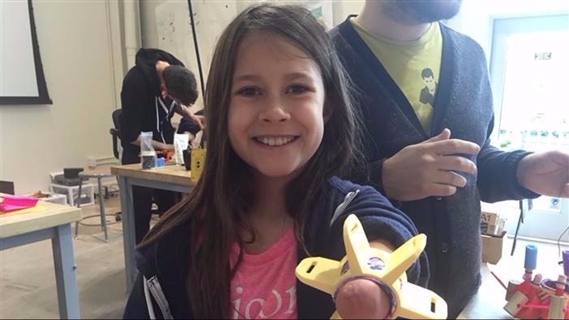 10-year-old girl designs her own prosthetic arm that shoots sparkles ...