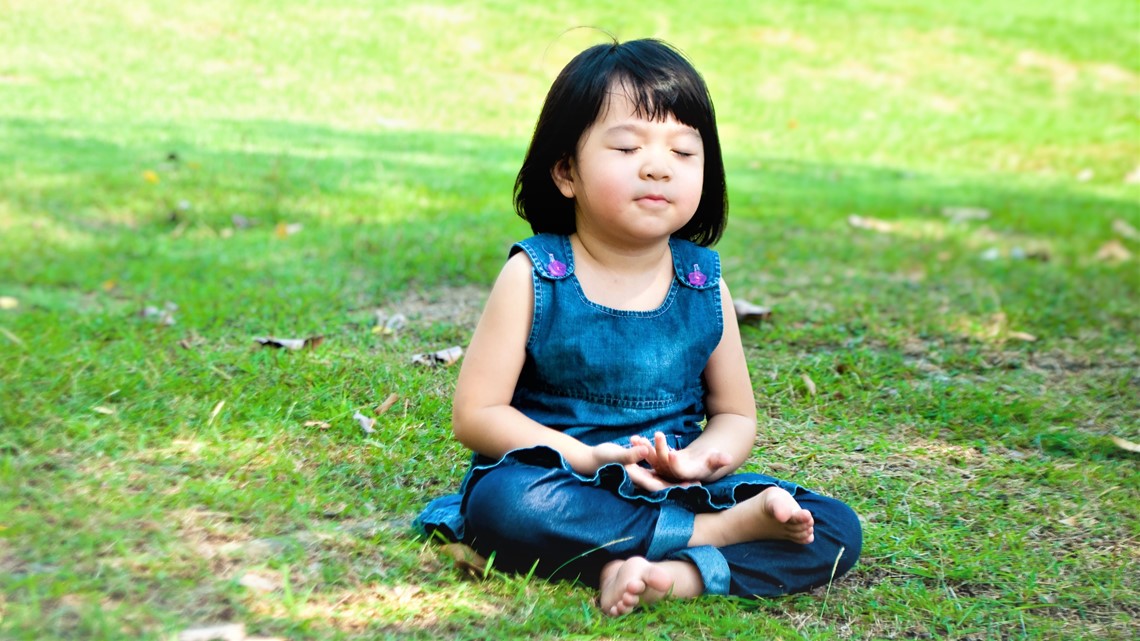 Teaching mindfulness to your kids helps to reduce depression, panic ...