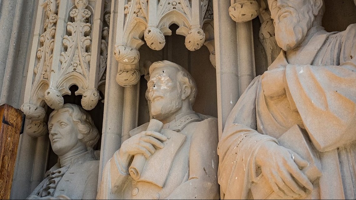 Duke University removes Robert E. Lee statue from chapel | king5.com