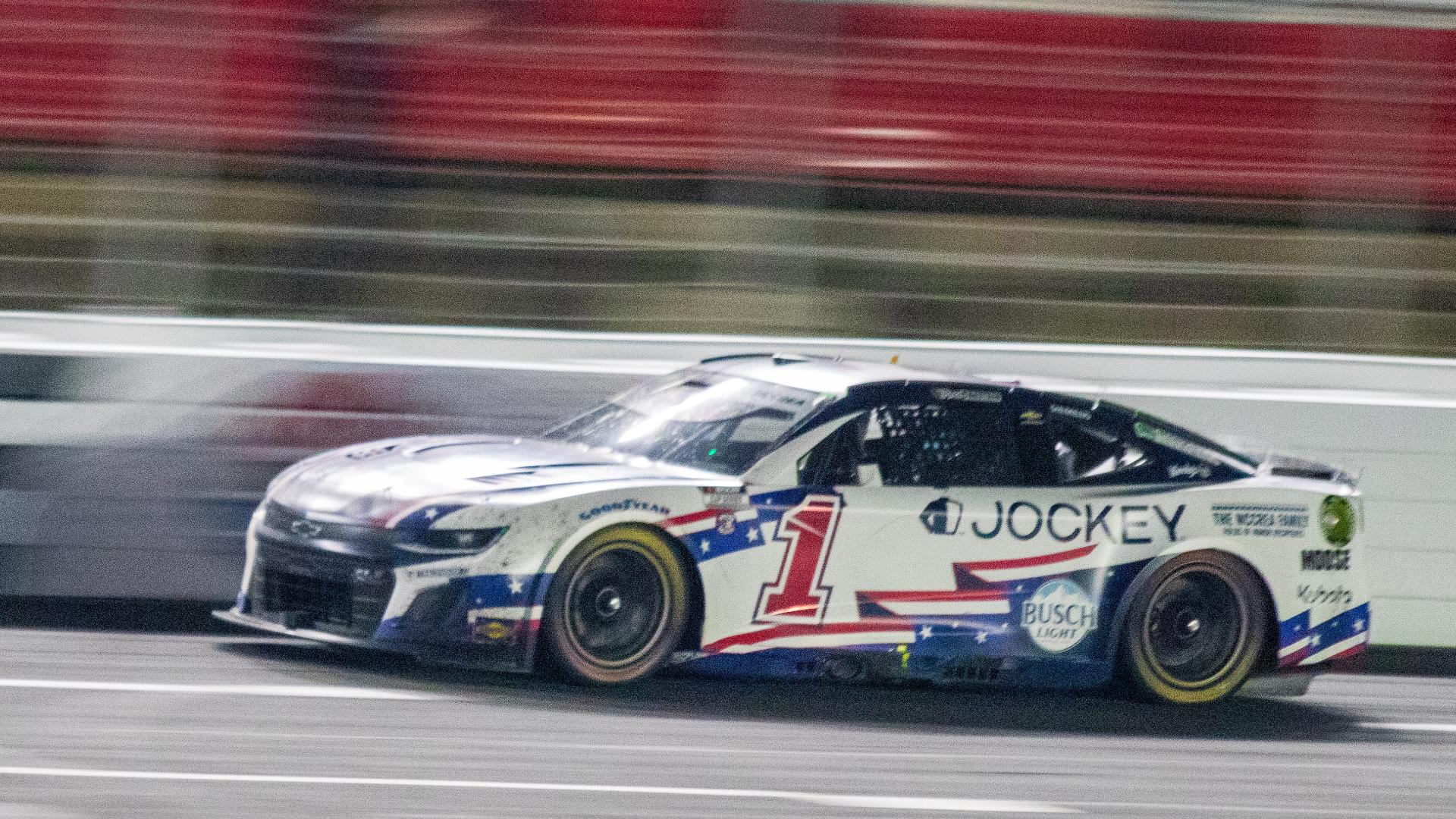 Chastain holds off Byron to win Coca-Cola 600 | king5.com