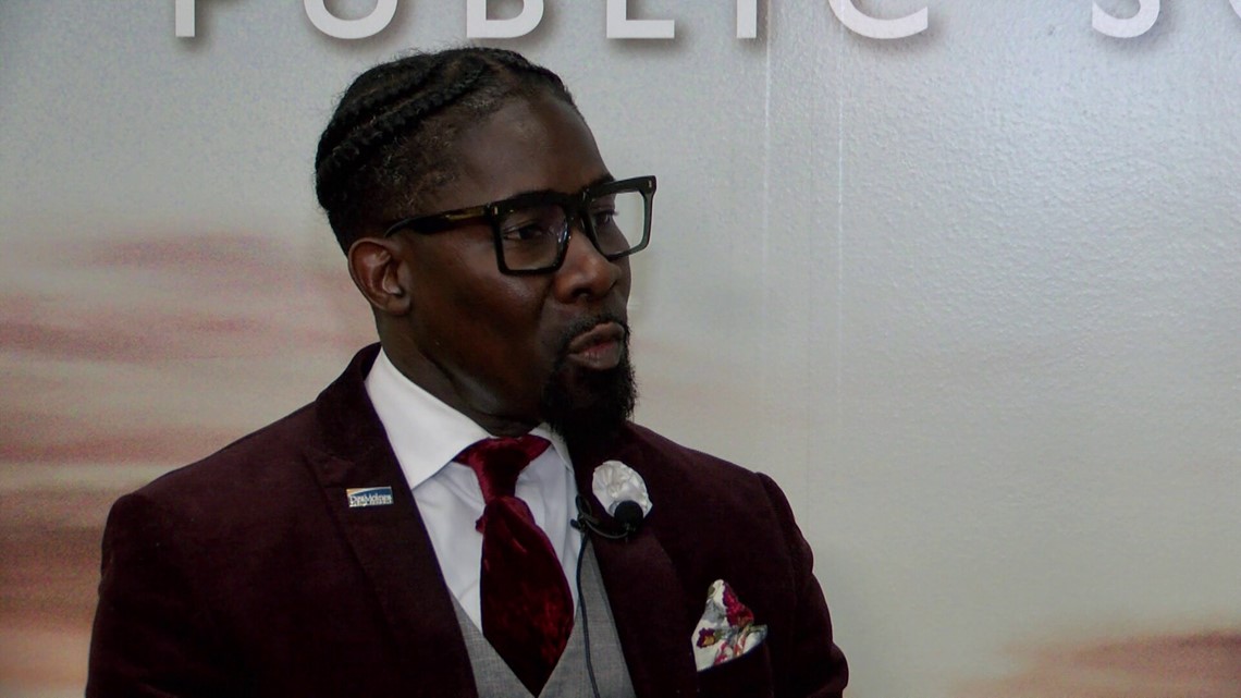 What to know about Dr. Ian Robert's detention by ICE, federal charge | king5.com