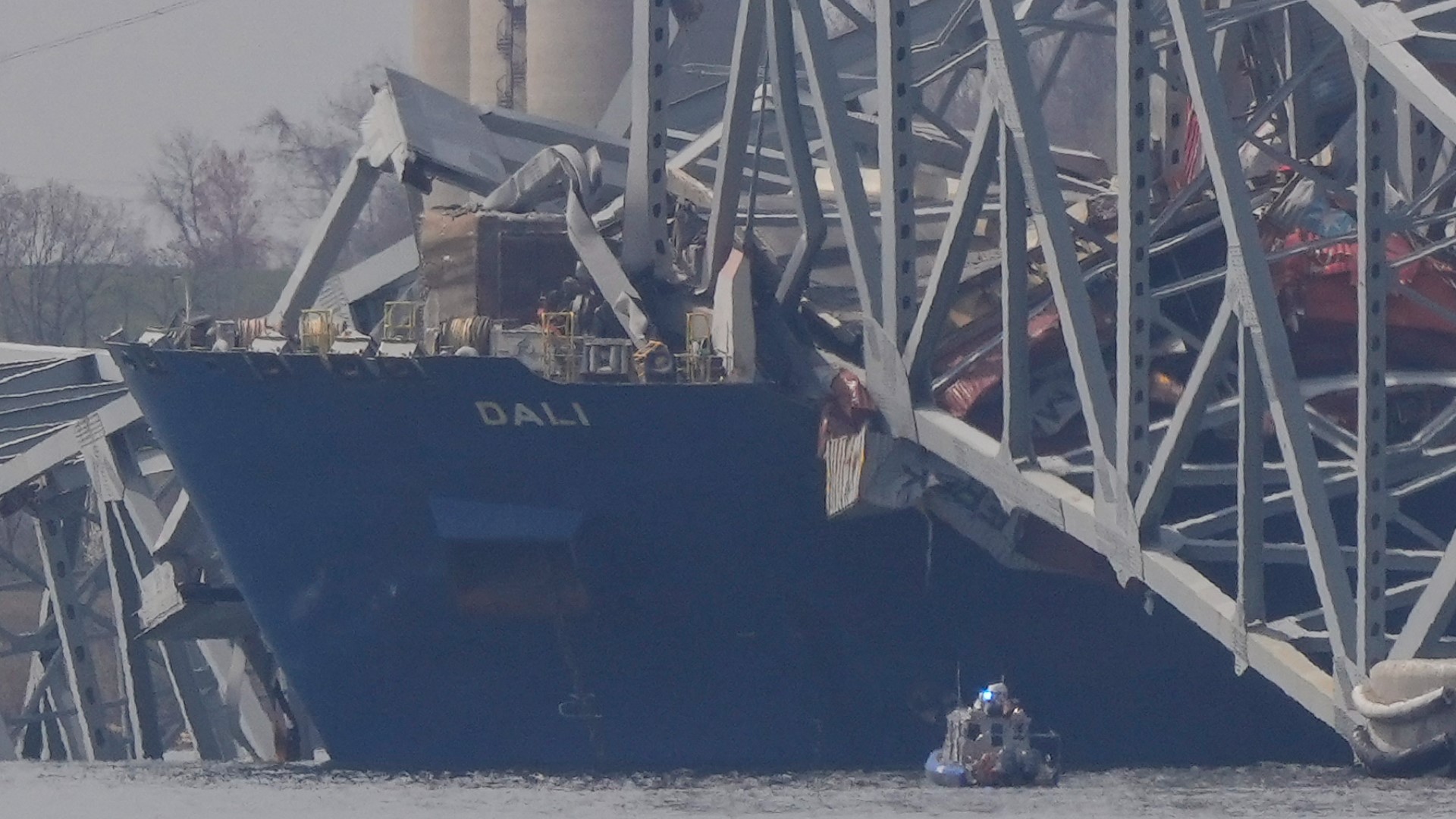 Key Bridge in Baltimore collapses after cargo ship hits support | king5.com