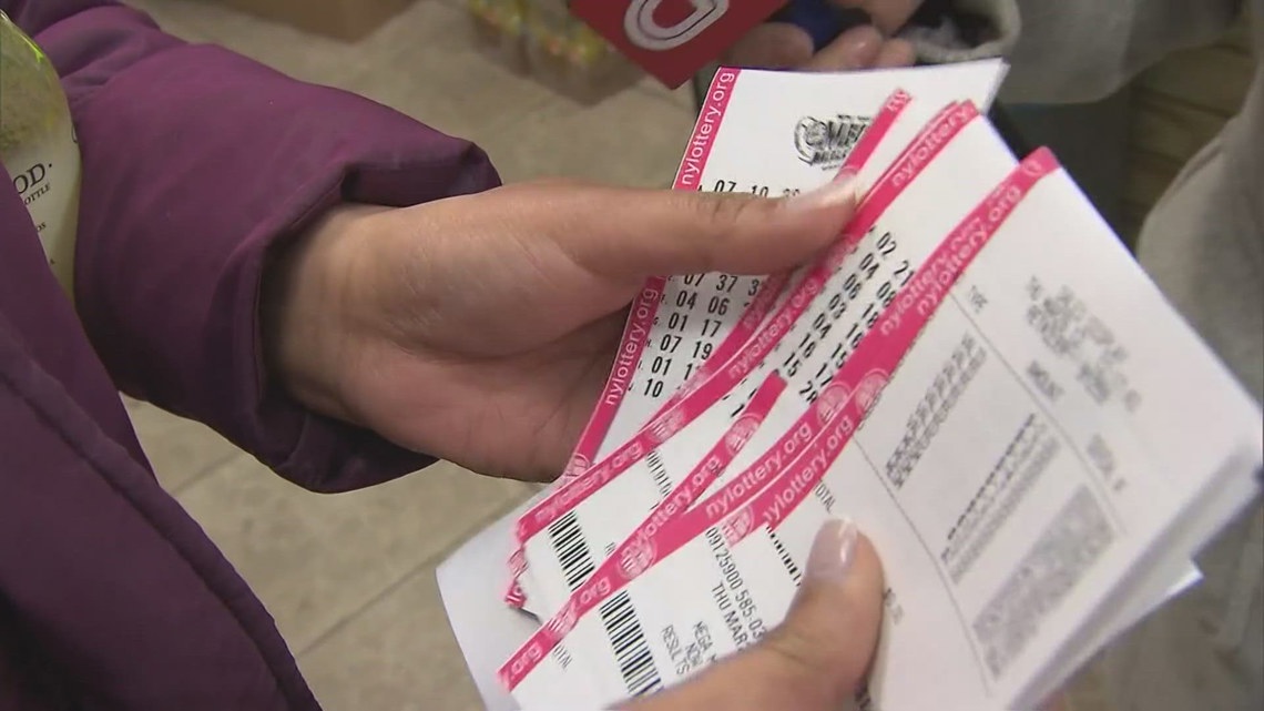 $970M Mega Millions Jackpot on line in Christmas Eve drawing | king5.com